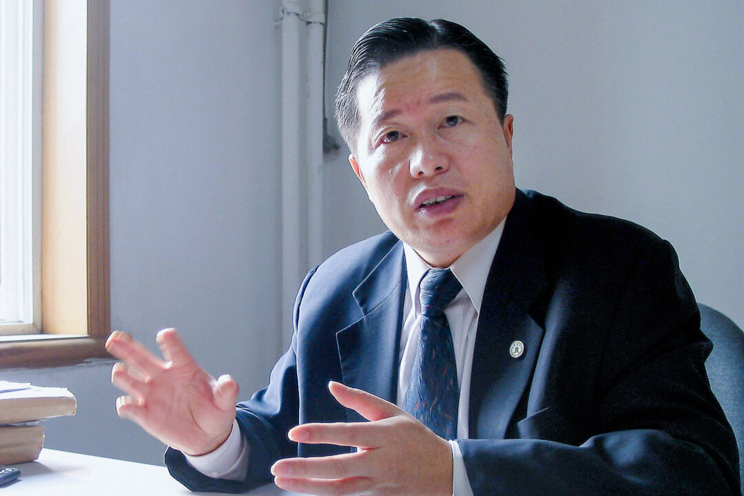 US Lawmakers, Rights Advocates Demand China Release Lawyer Not Seen in ...