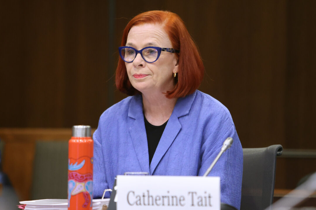 CBC’s Tait Defends Bonuses for Executives, Billing for Paris Hotel Stay ...