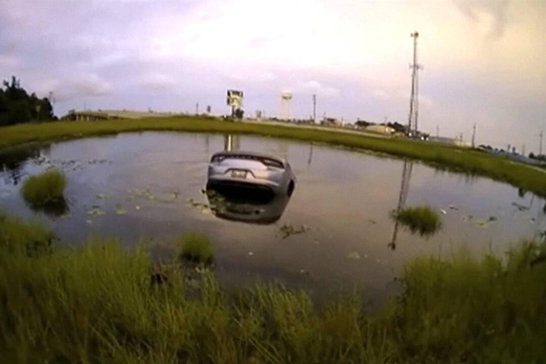 Texas Woman Recovering After Dramatic Rescue From Submerged Vehicle ...