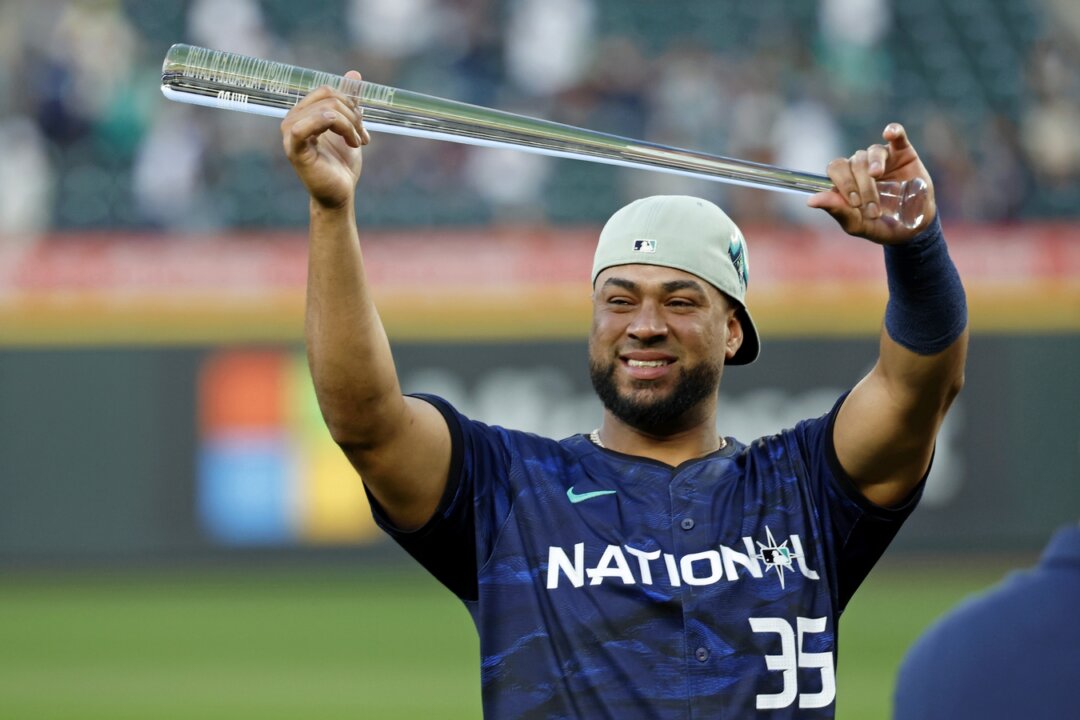 Padres Sign Former All-Star MVP Diaz to Minor-League Deal | The Epoch Times