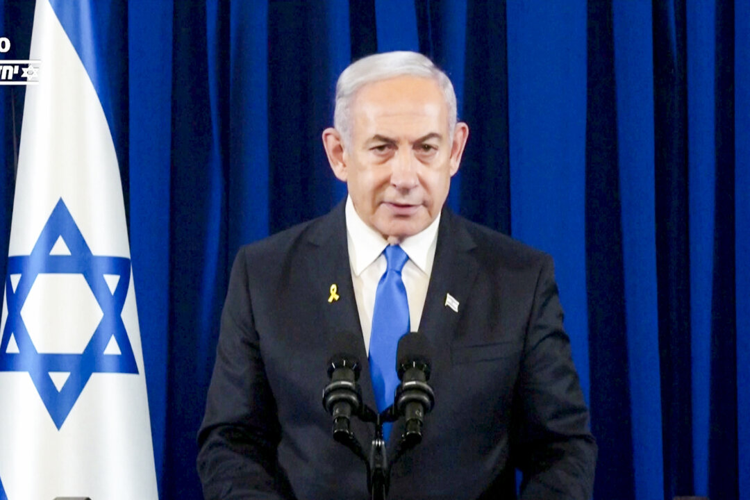 Netanyahu Resists Pressure on Cease-Fire Demand After Mass Protests ...