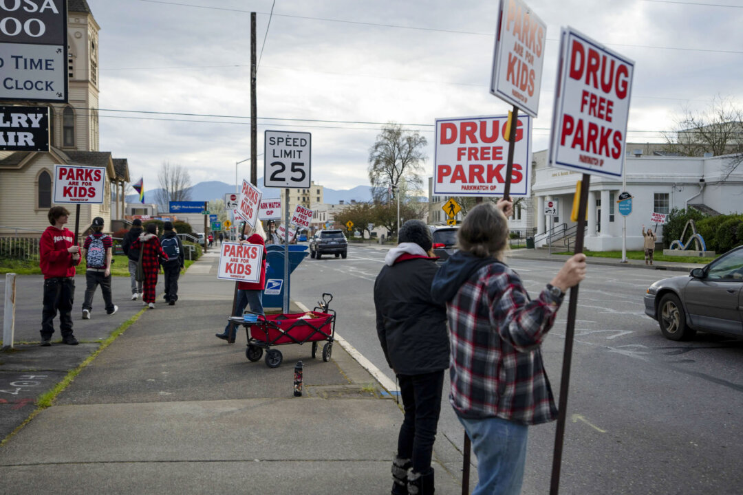 Drug Possession Becomes Illegal Again in Oregon as Decriminalization ...