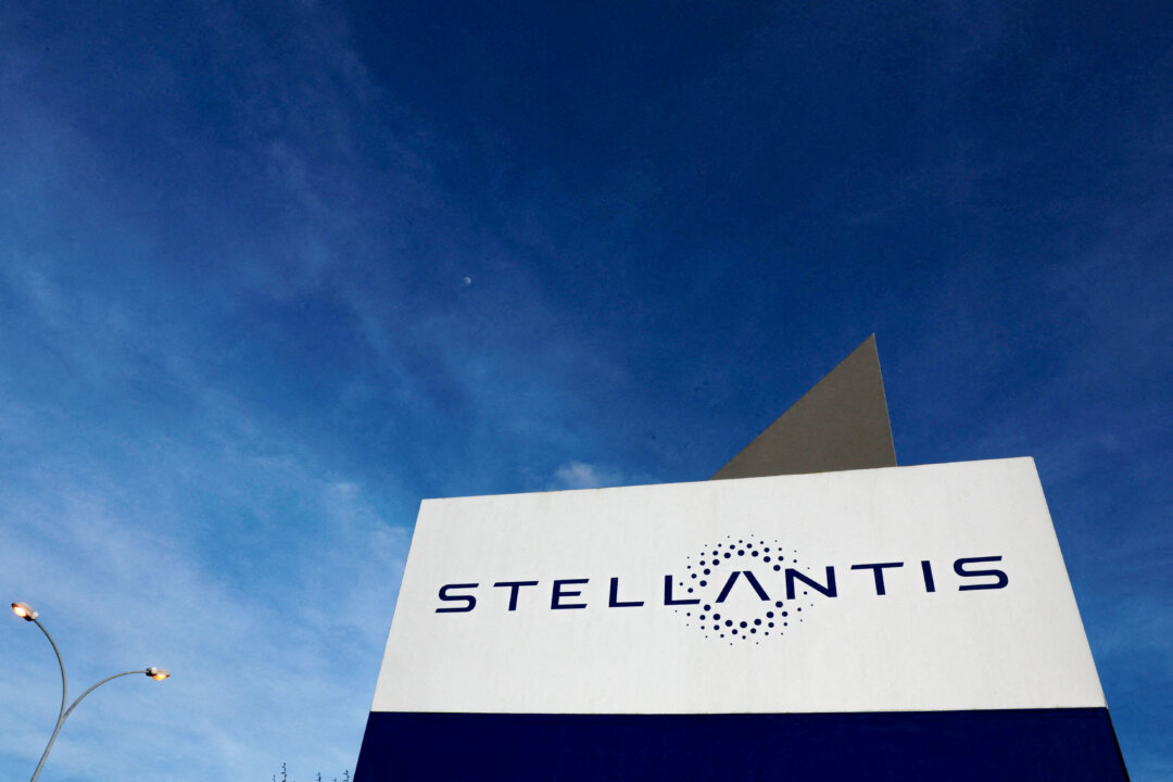 Chrysler-Parent Stellantis Recalls 1.46 Million Vehicles Worldwide ...