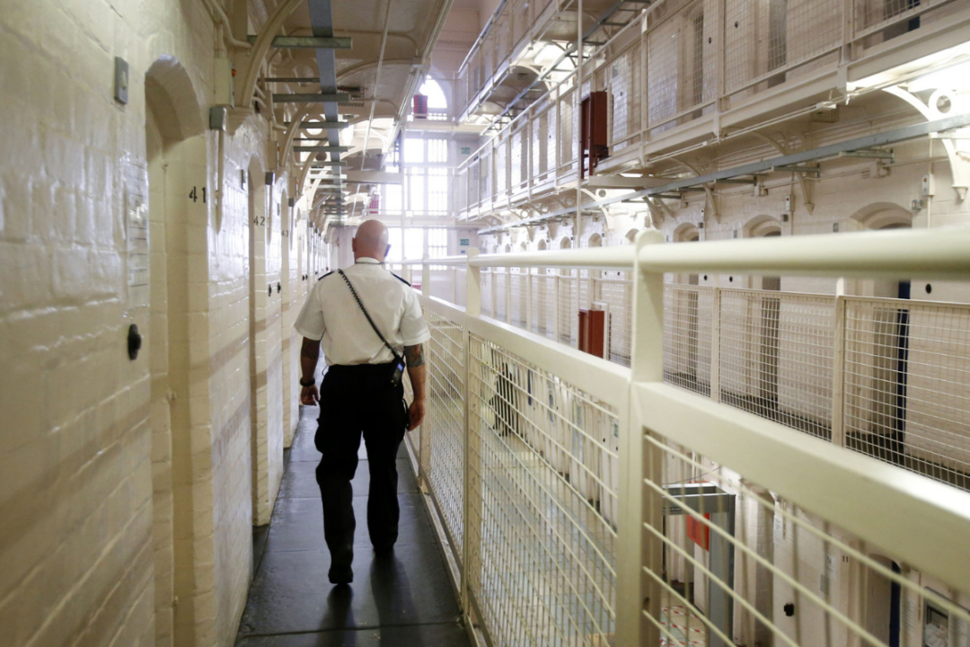 1,700 Prisoners to Be Released Early, Says Minister | The Epoch Times