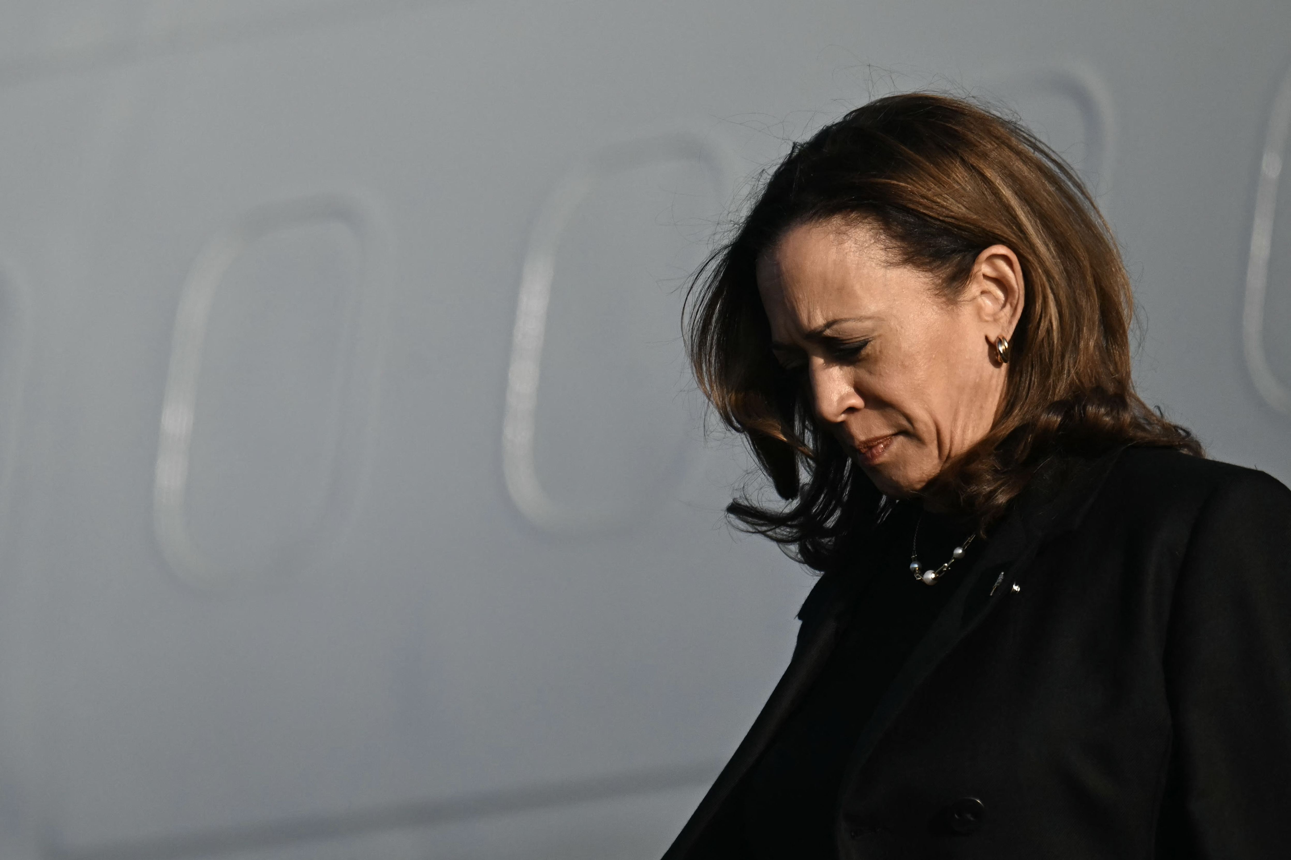 Harris Arrives in Philadelphia Ahead of Debate | EpochTV