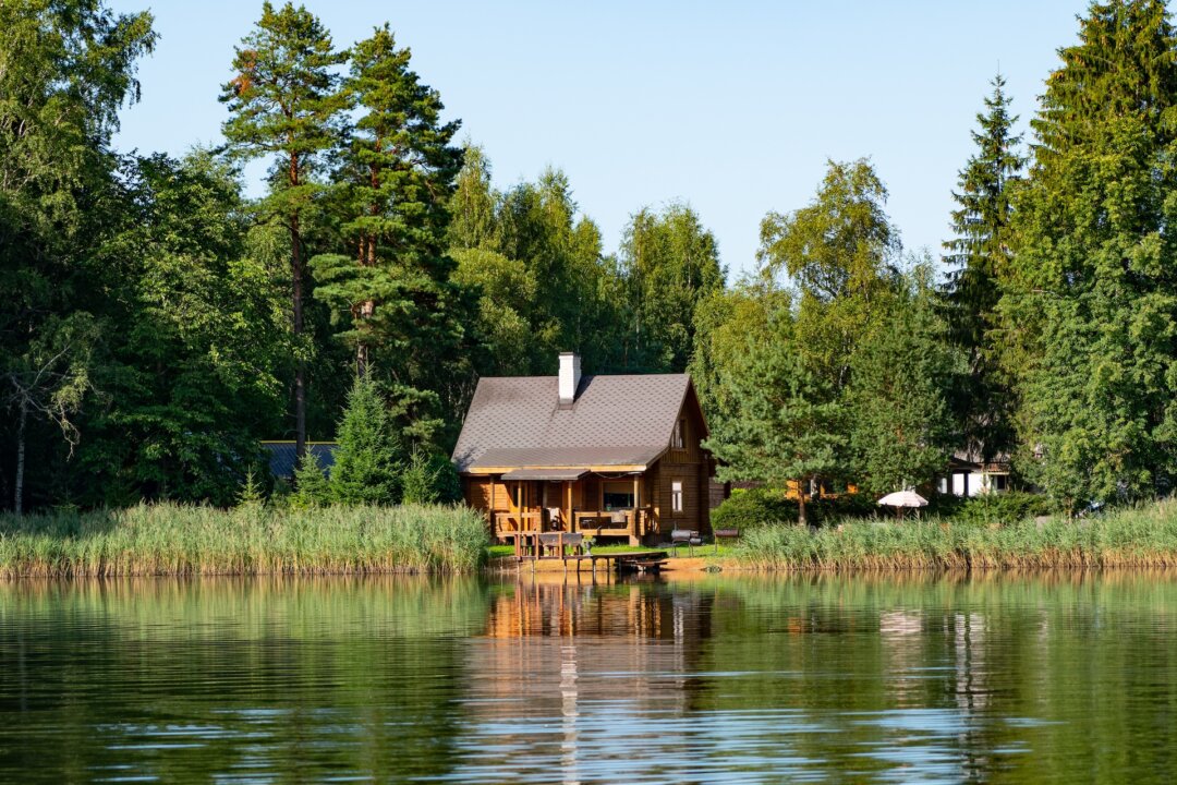 Simple-to-Build Small Cabin | The Epoch Times