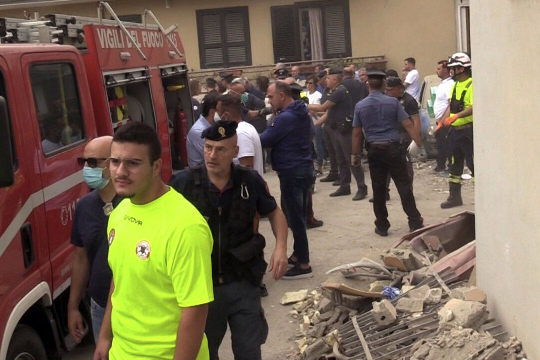 Building Collapse in Italy Kills 2 Young Siblings and Their Mother ...