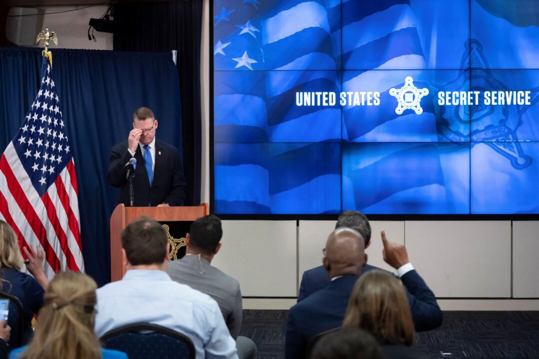 Secret Service Agent Suspended Amid Allegations of Sexual Misconduct ...