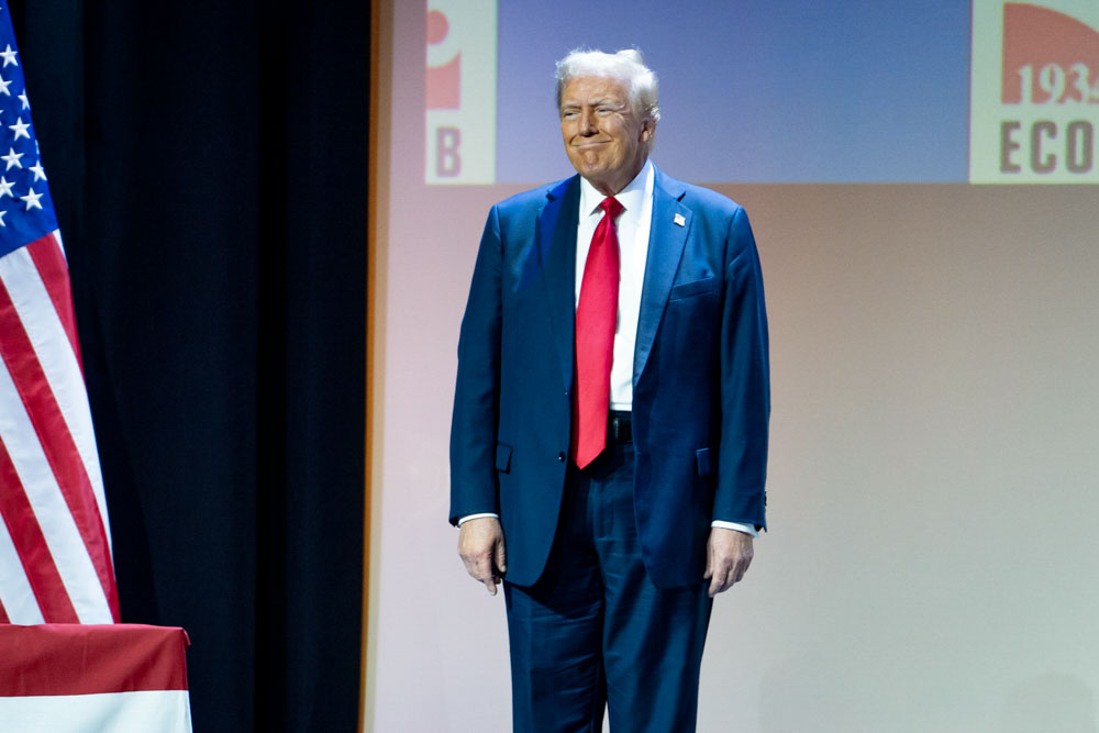 Trump Vows to End Double Taxation for Overseas Americans | The Epoch Times