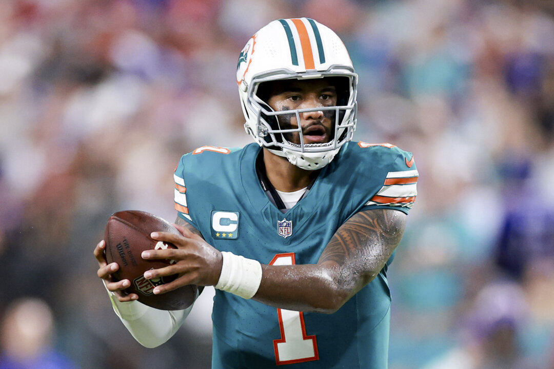 Dolphins Head Coach Mike McDaniel Reveals Expectations for QB Tua ...