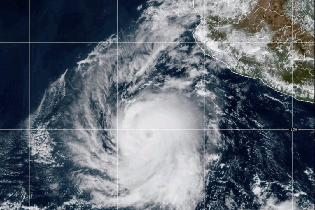Hurricane Kristy Strengthens Into Category 4 Storm in Pacific Ocean ...