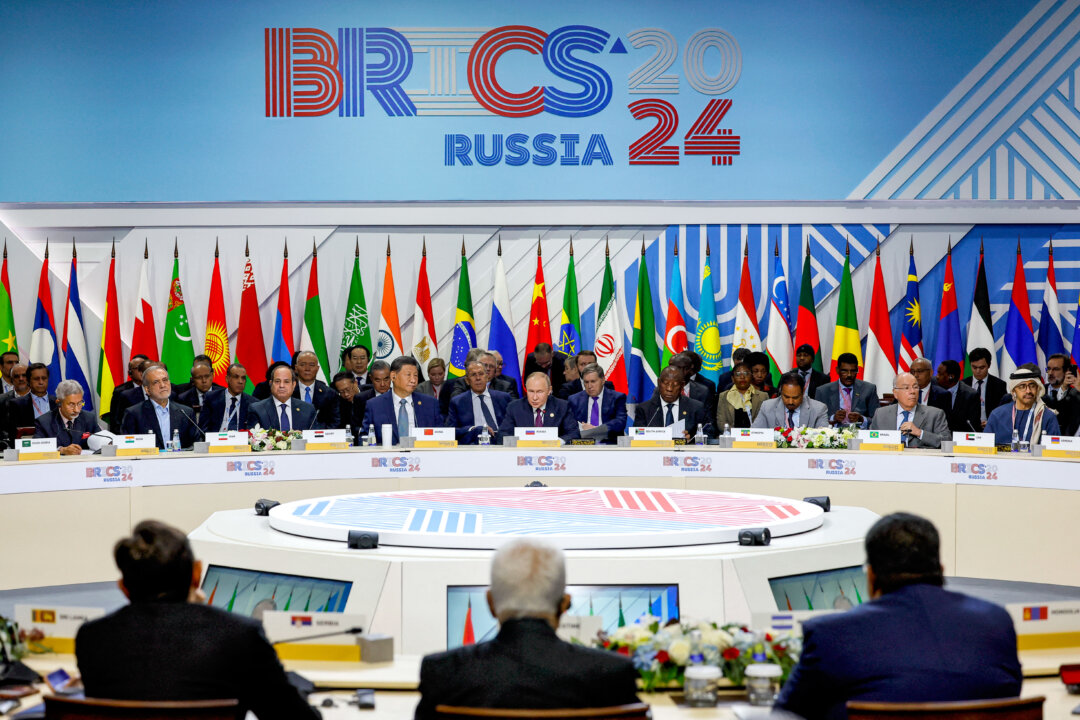 Russia’s Landmark BRICS Summit and the Specter of De-Dollarization ...