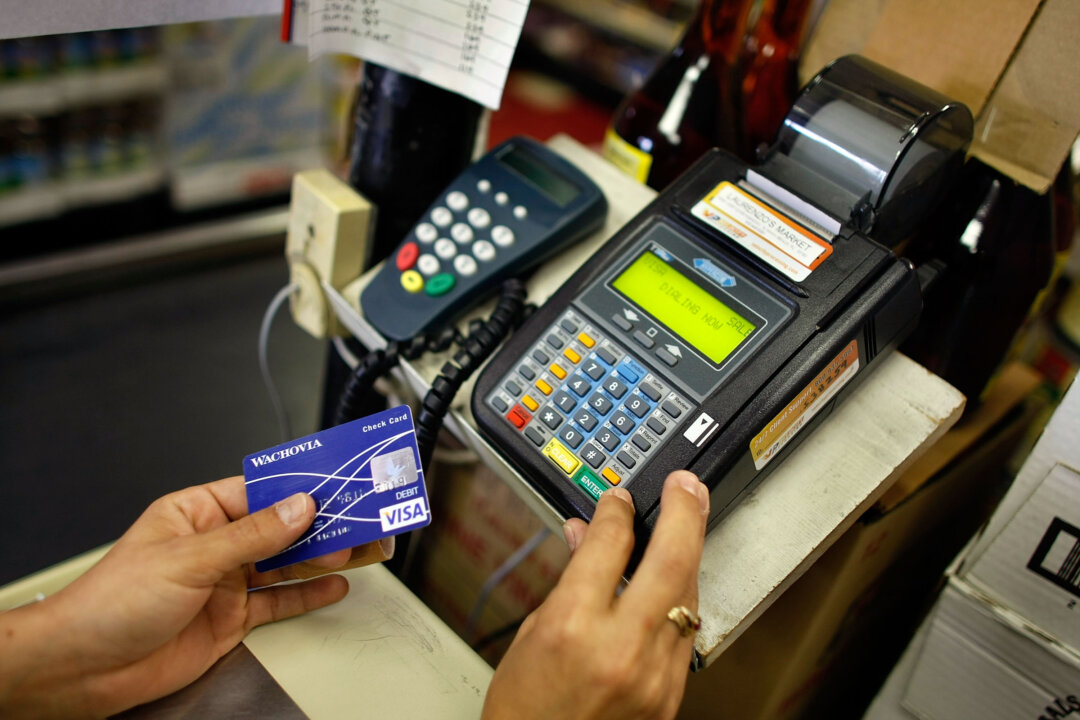 Merchant Credit Card Fees Passed to Consumers | The Epoch Times