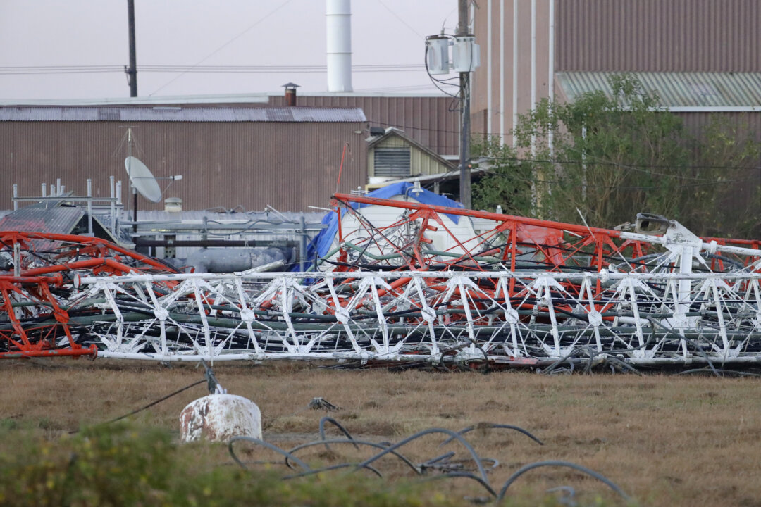 Helicopter Pilot Was Talking With Air Traffic Controller at the Time of ...