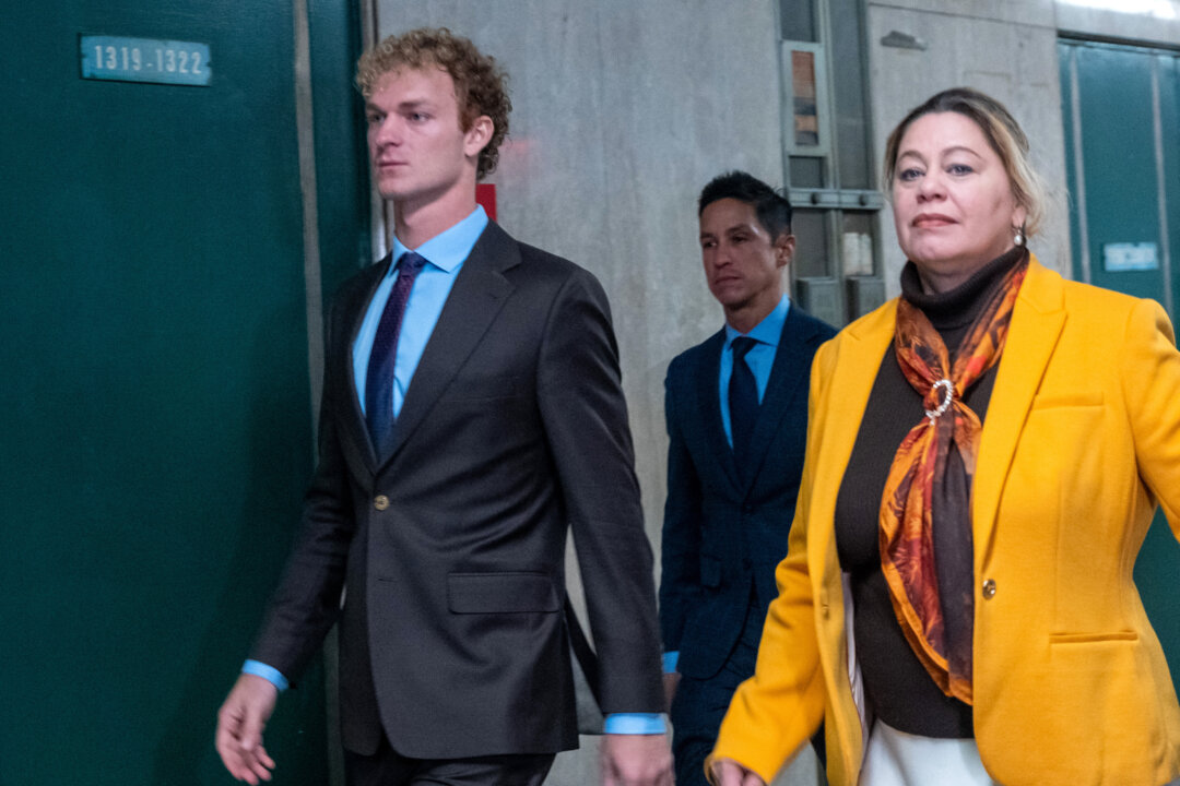 Closing Arguments Made in Trial of Daniel Penny, Accused in NY Subway ...