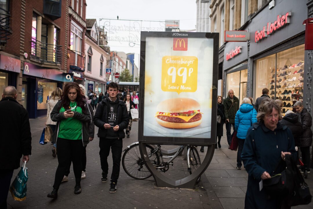 Pre-Watershed Junk Food Ads to Be Banned | The Epoch Times