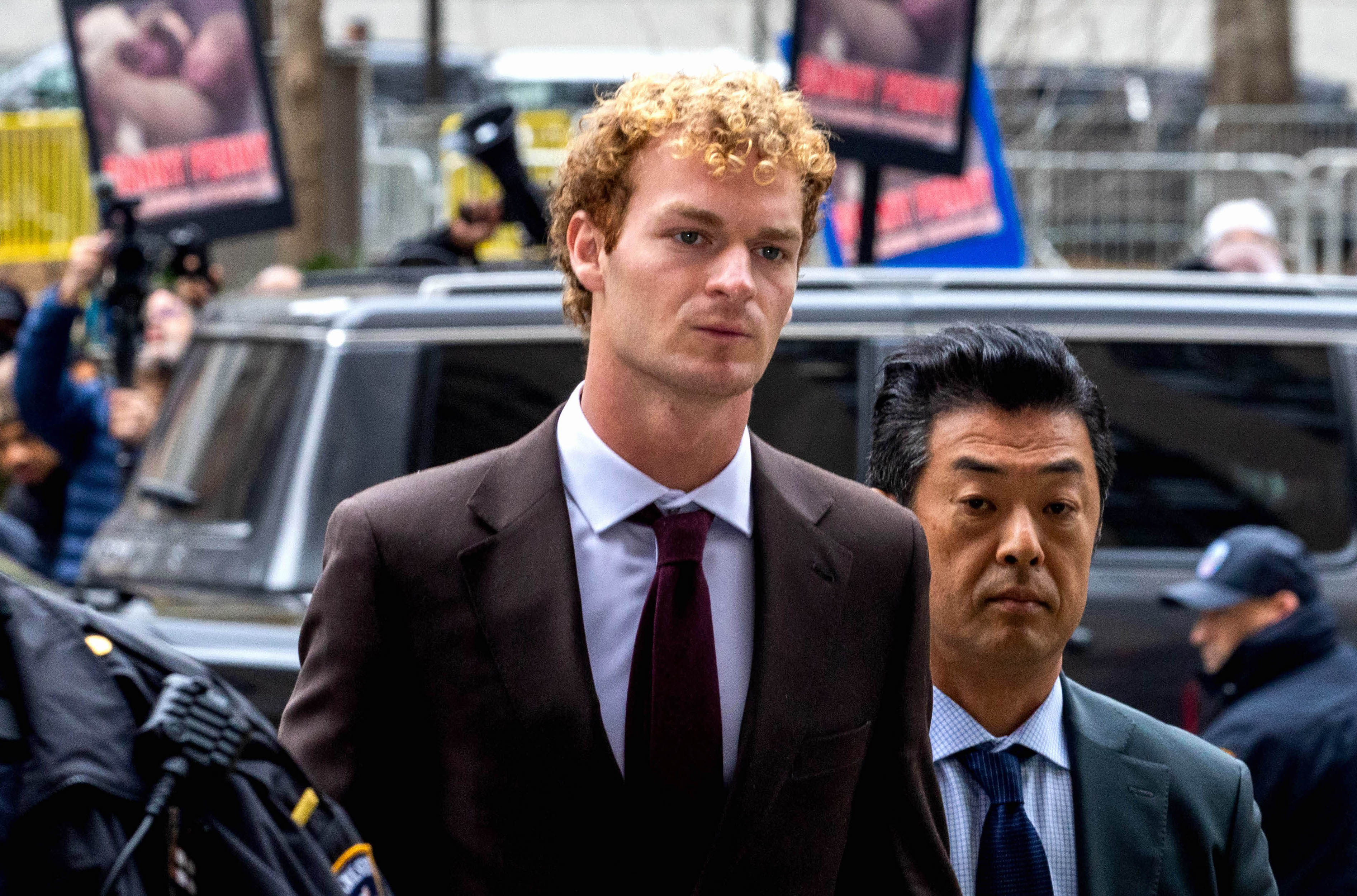 Daniel Penny Found Not Guilty in NY Subway Choking Case; US Searching ...