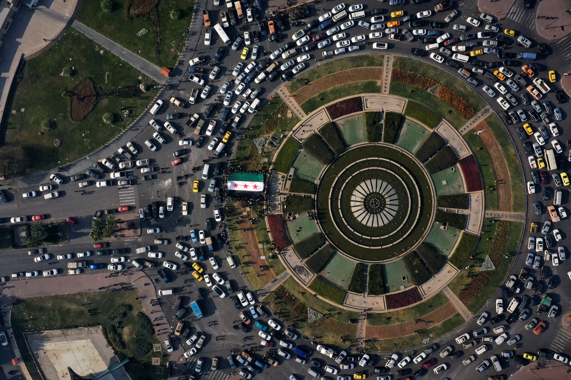 Syrians Gather in Umayyad Square in Damascus | EpochTV