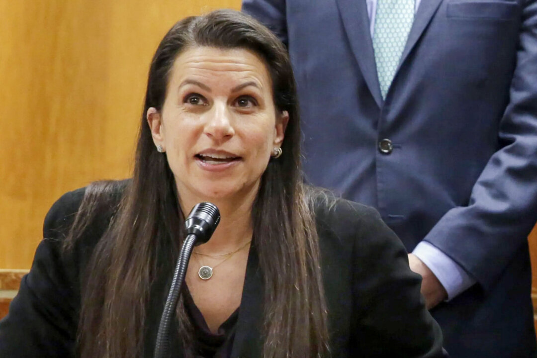 Former Manhattan Prosecutor to Represent Suspect in Killing of ...