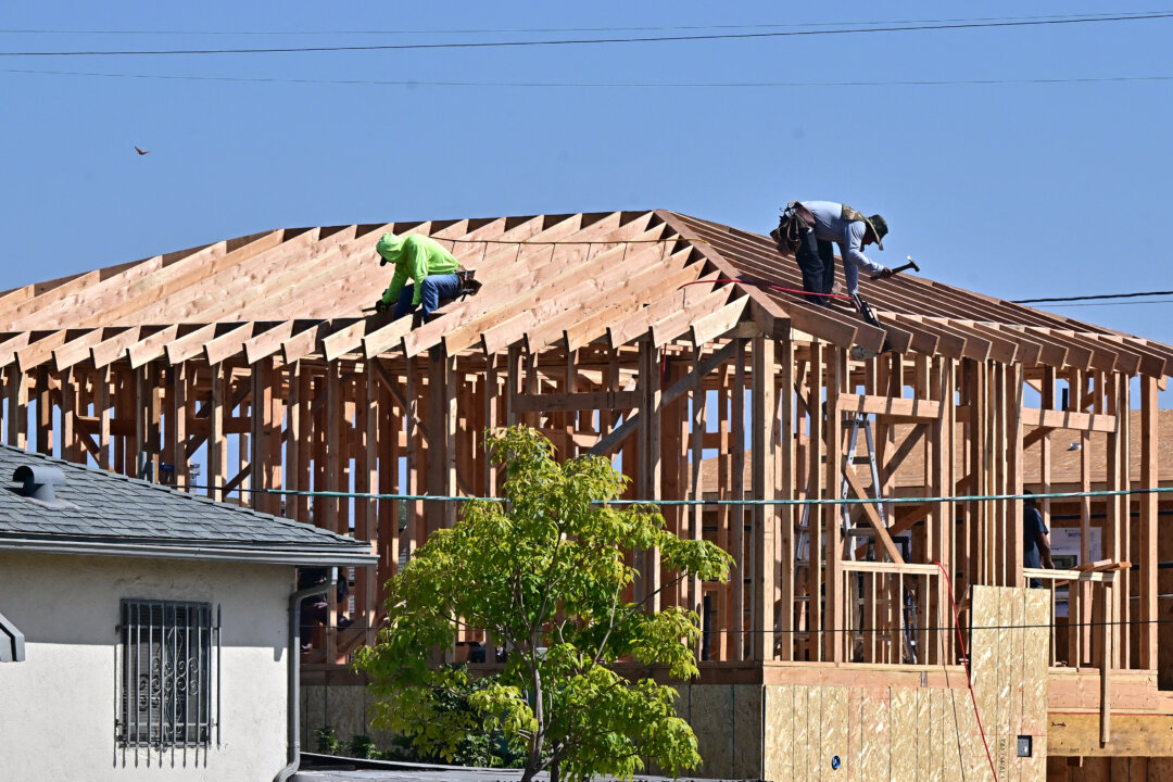 US Builder Confidence Declines on Tariff, Cost Concerns: NAHB Report ...