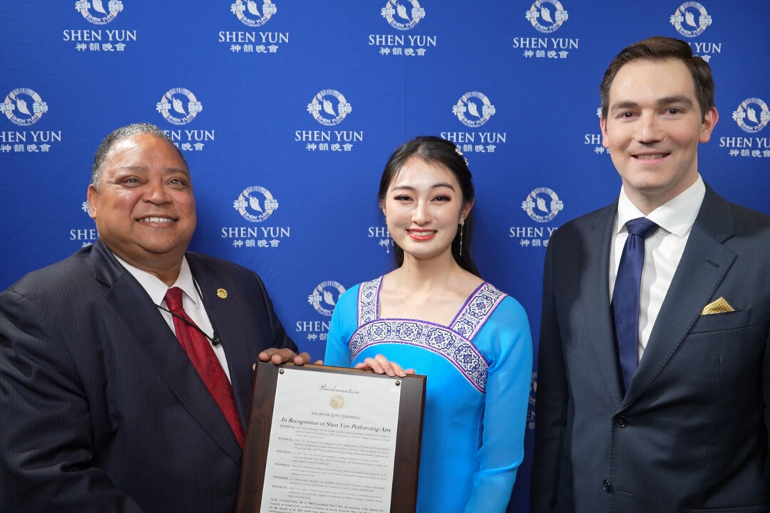 Atlanta City Councilmember Commends ‘Extremely Powerful’ Art by Shen ...