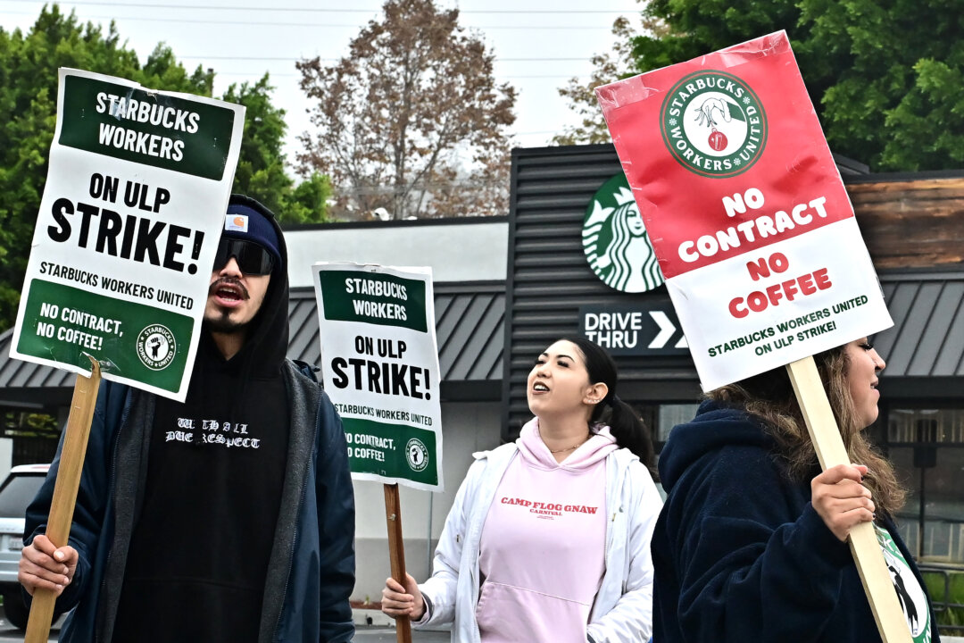 Starbucks Strike to Expand to Over 300 US Stores on Christmas Eve ...