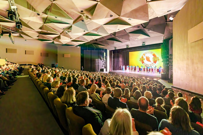 Latvian Elite Gather in Riga for Shen Yun Performance | The Epoch Times