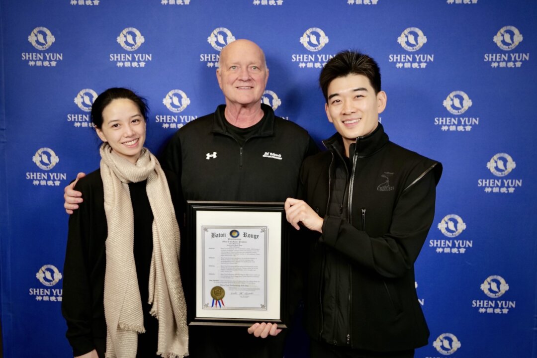 Baton Rouge Mayor: Shen Yun Is Absolutely Exhilarating | The Epoch Times