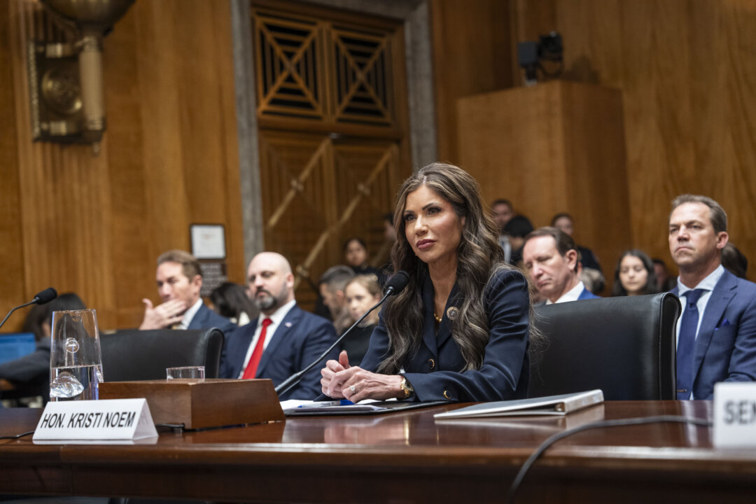 Senate Committee Advances Trump DHS Nominee Kristi Noem, OMB Nominee ...