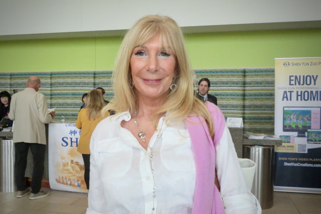 Ballet Teacher Calls Shen Yun ‘Elegant and a Delight for the Eyes’ | The Epoch Times