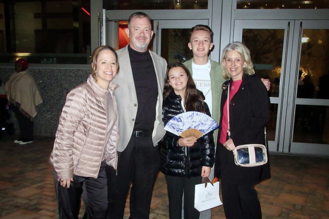 Shen Yun Tells Powerful Story of China Beyond Communism, Says Insurance ...