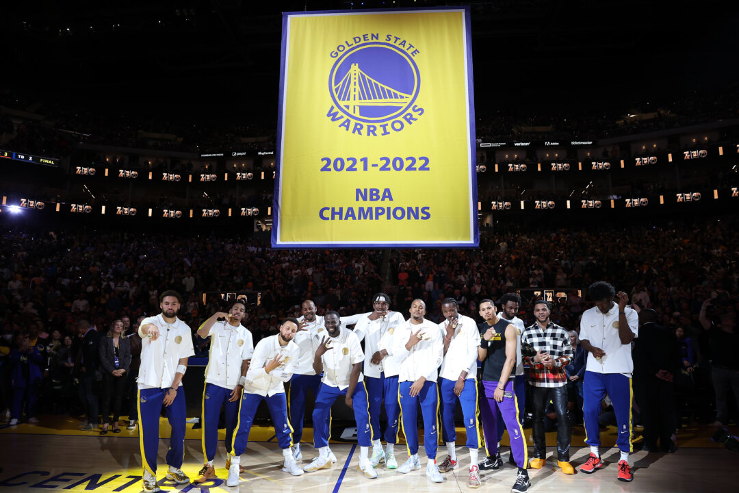Tim Roye Celebrates 30 Years as Radio Voice of NBA Warriors | The Epoch ...
