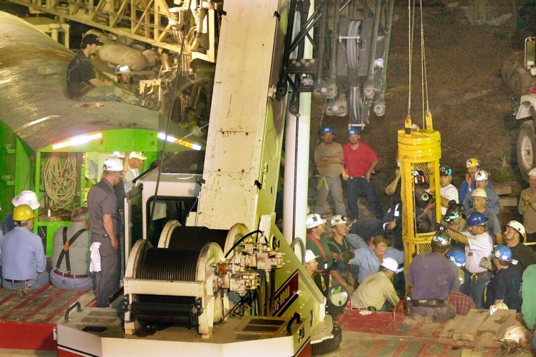 Trapped Underground: The 2002 Rescue of the Quecreek Miners | The Epoch ...