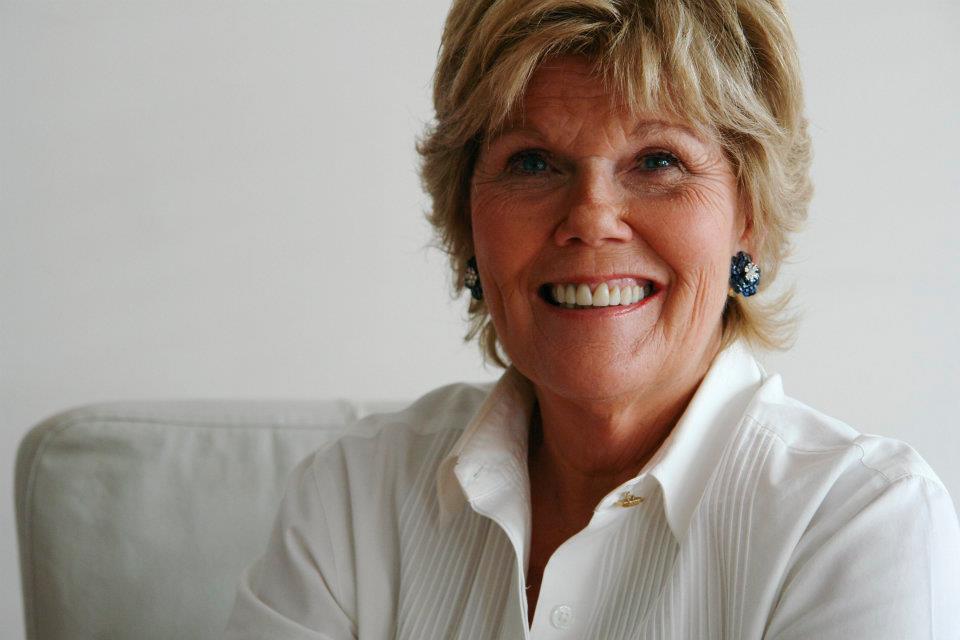 Apollo Astronaut Edgar Mitchell’s Ex-Wife Discusses Her New Memoir ...