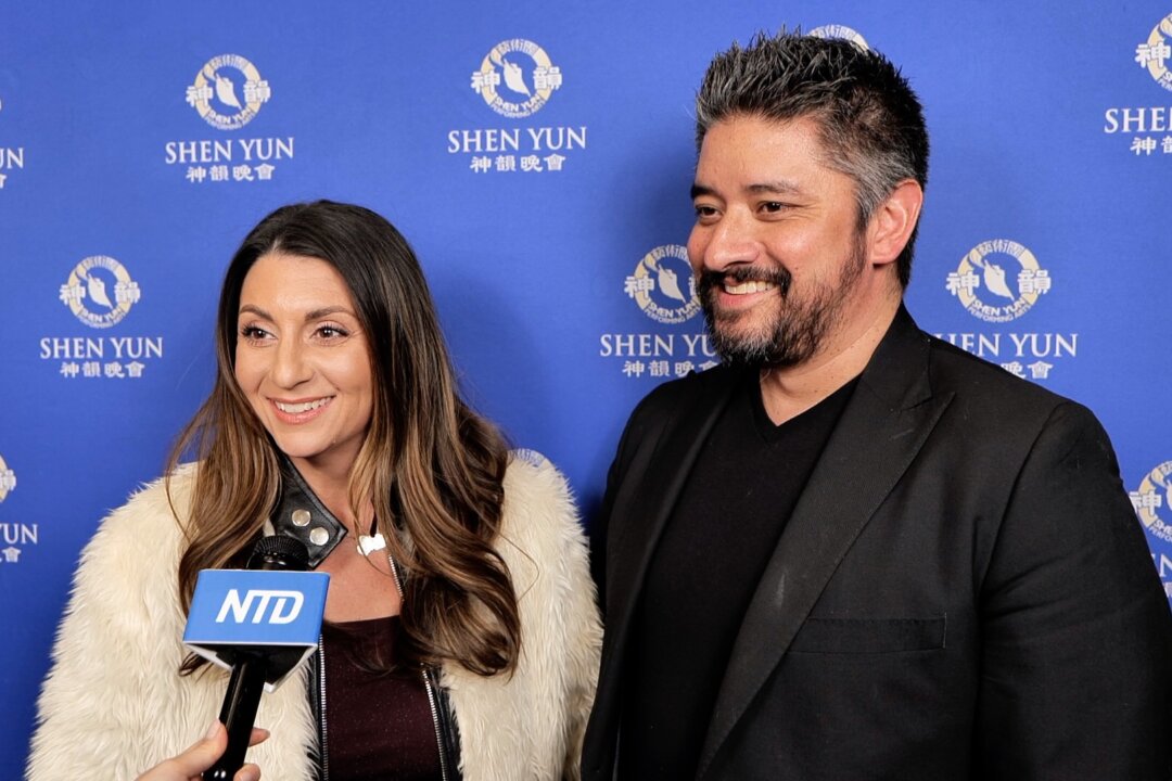 Theatergoer Says Beauty of Traditional China in Shen Yun Brings Hope ...