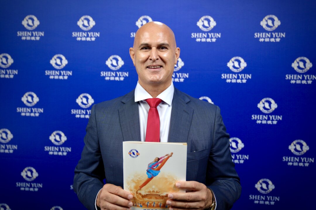 Shen Yun Really Is ‘First-Class Entertainment,’ Says Australian Lawyer ...