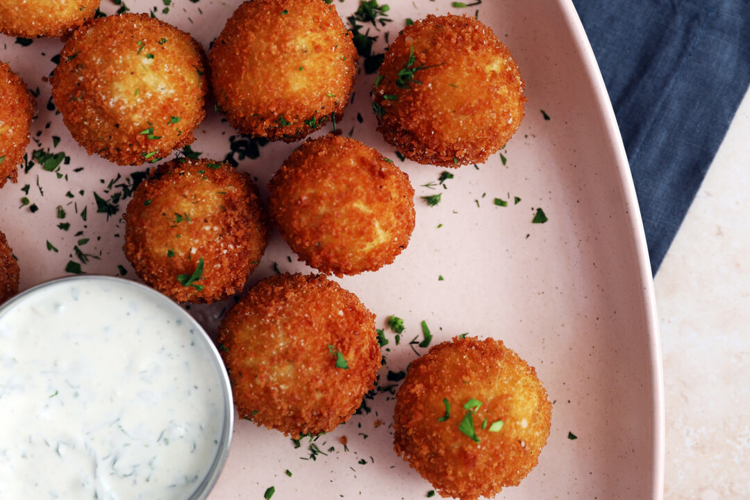 Round out Your Passover Menu With Deep-Fried Matzo Balls | The Epoch Times