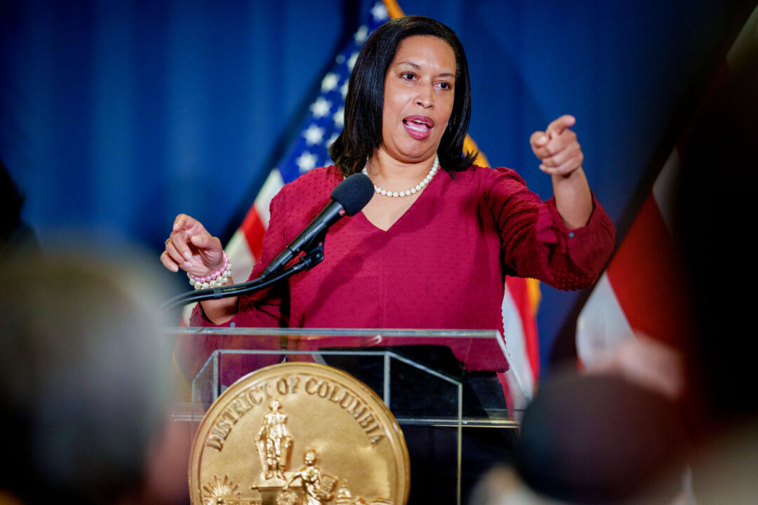 Trump Says Washington Mayor Must Clean Up Homeless Encampments | The ...