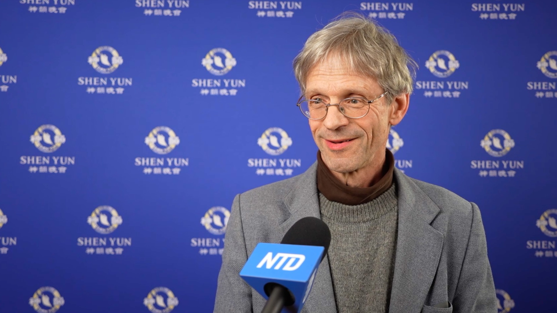 Music Teacher Says Shen Yun Is at ‘The Highest Artistic Level’ | EpochTV