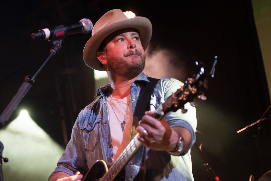 Country Singer Wade Bowen Involved in Bus Crash While on Tour: ‘We Are ...