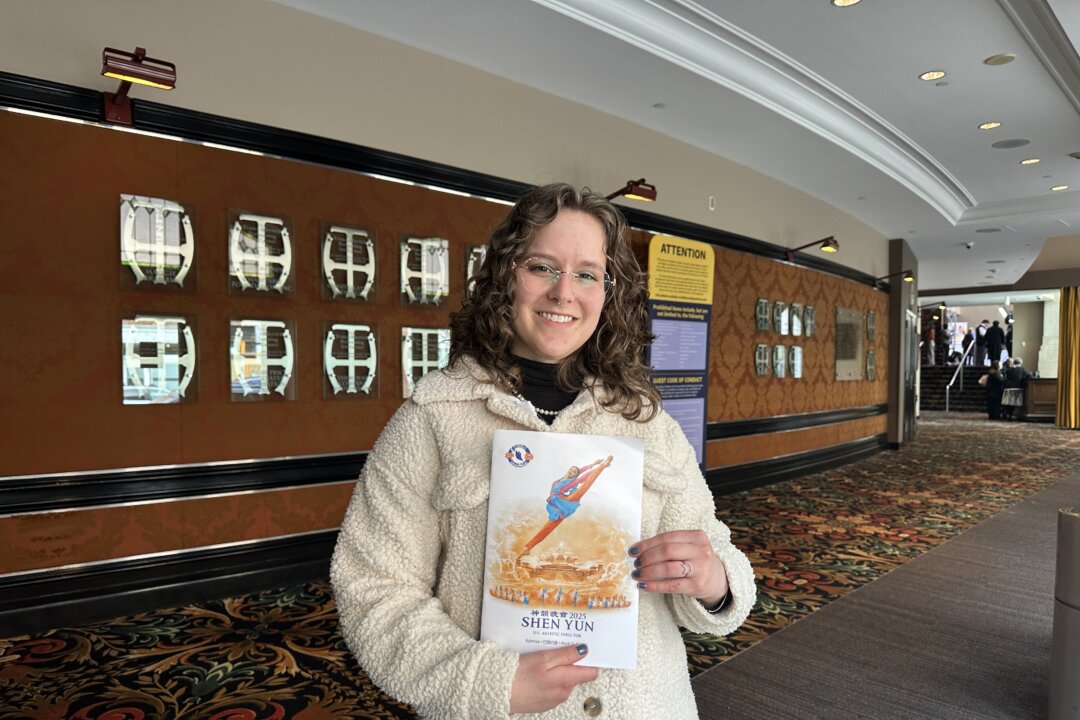Shen Yun Impresses Dancer: ‘I Thought It Was Gorgeous’ | The Epoch Times