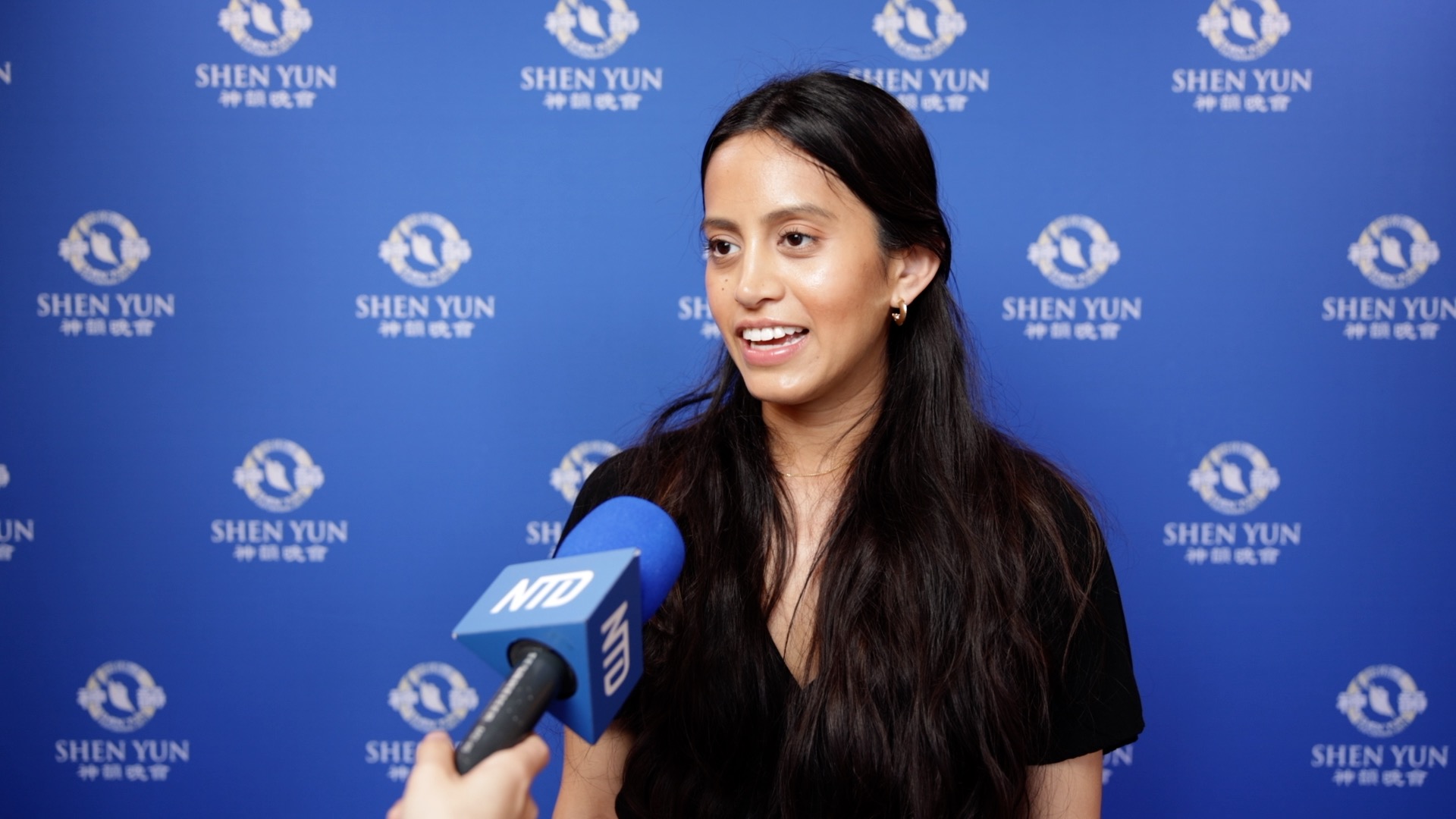 Shen Yun’s Artistry Impresses Dance Instructor: ‘It Was Amazing’ | EpochTV