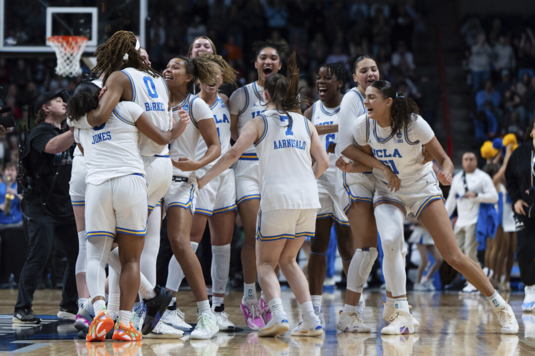 March Madness: Top Seeds South Carolina, UCLA Reach Final Four of Women ...