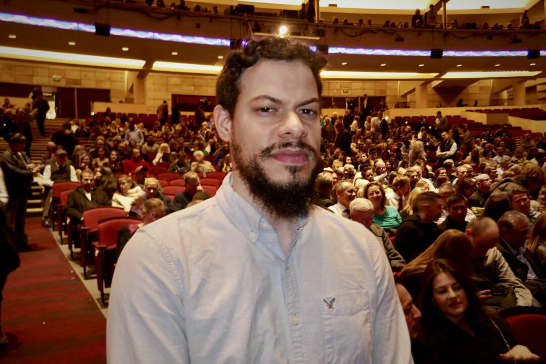 ‘I’ll Definitely Recommend’ Shen Yun to Other Friends, Says Filmmaker | The Epoch Times