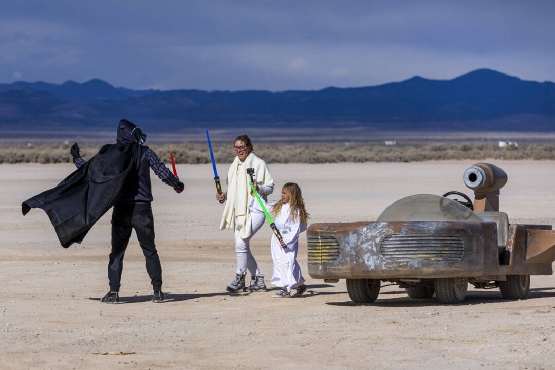 Leave the World—and the Galaxy—Behind in a ‘Star Wars’-Inspired Desert ...