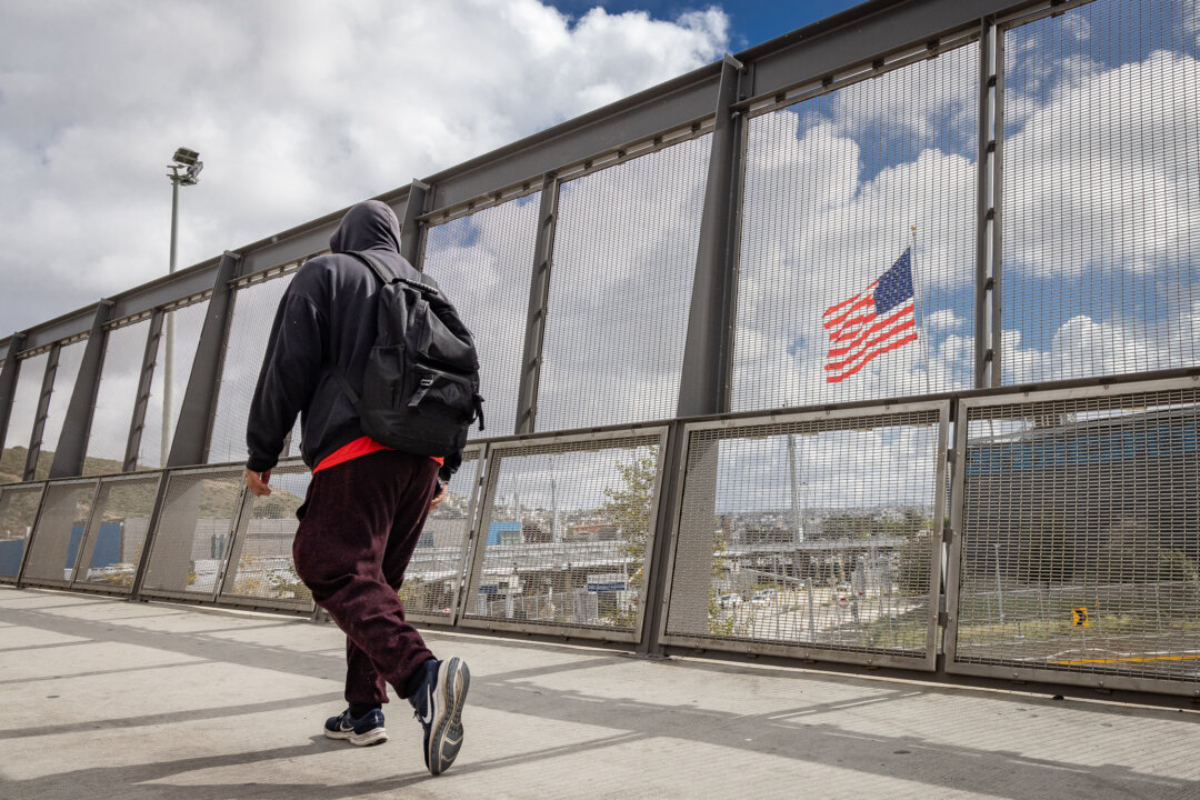 $4.5 Billion in Smart Wall Border Contracts Awarded in September | The ...