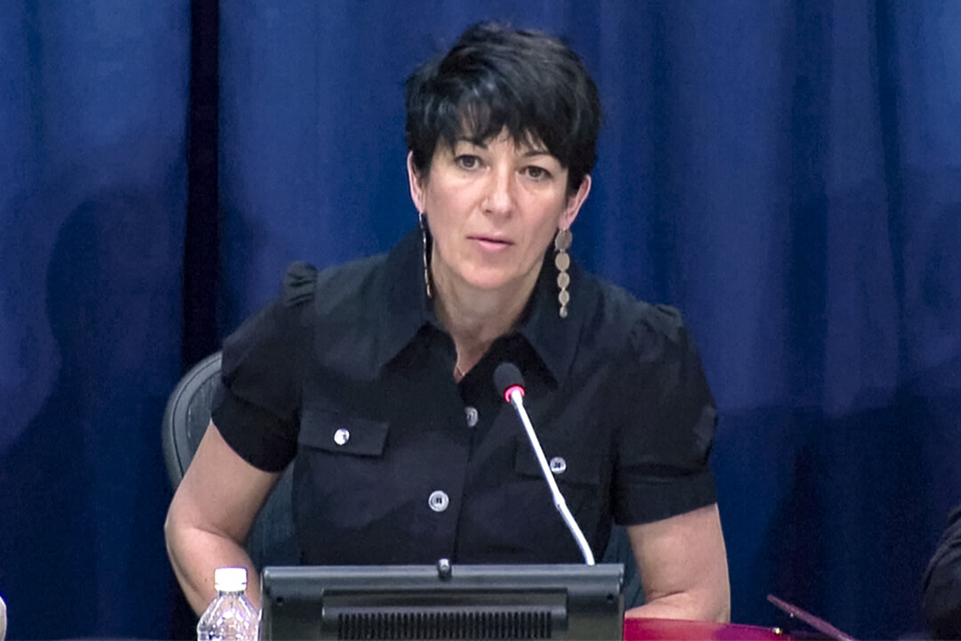 Ghislaine Maxwell Appeals Sex-Trafficking Convictions to Supreme Court | The Epoch Times