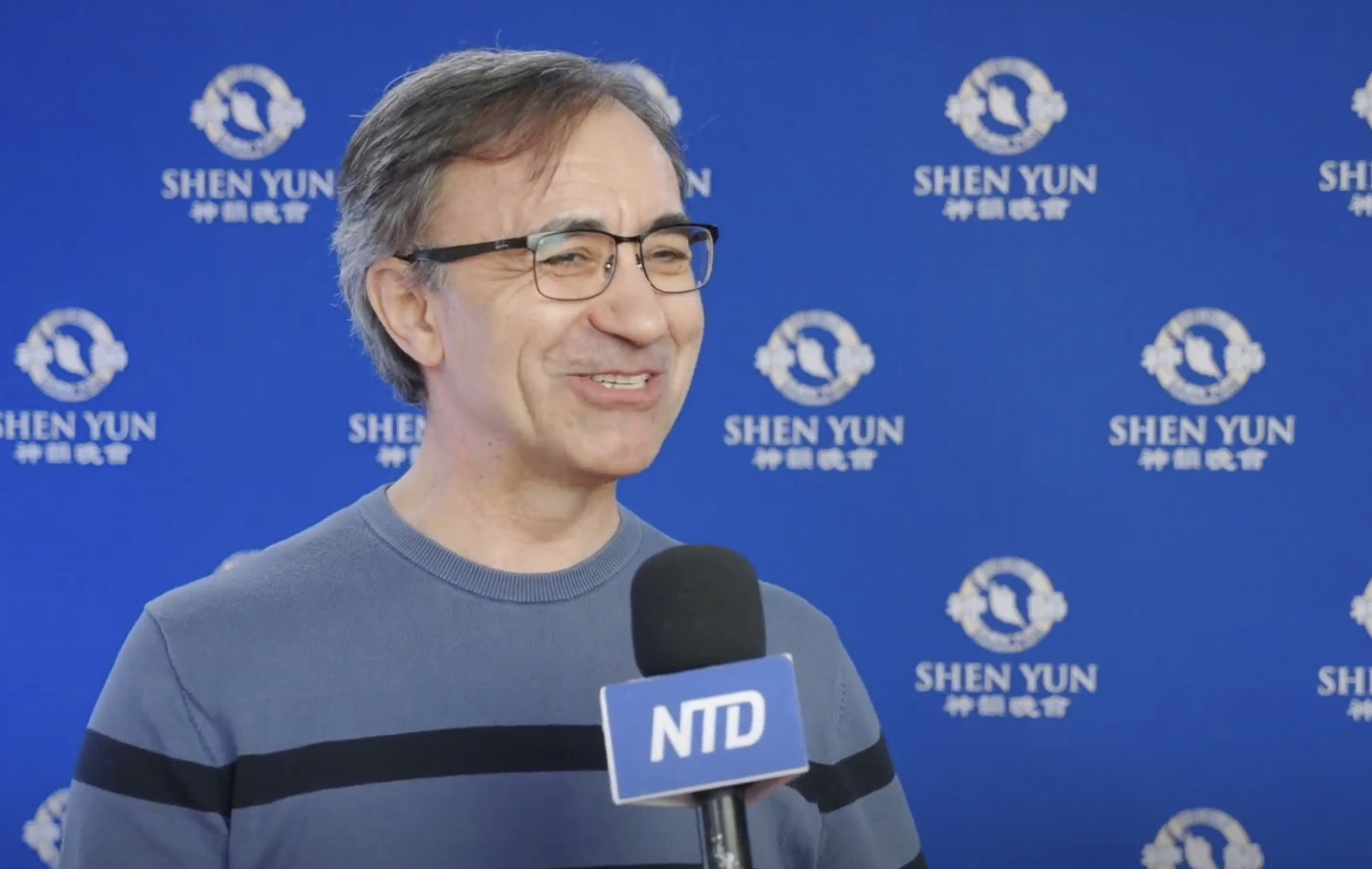Music Teacher Calls Shen Yun an ‘Exemplary Organization’ | EpochTV