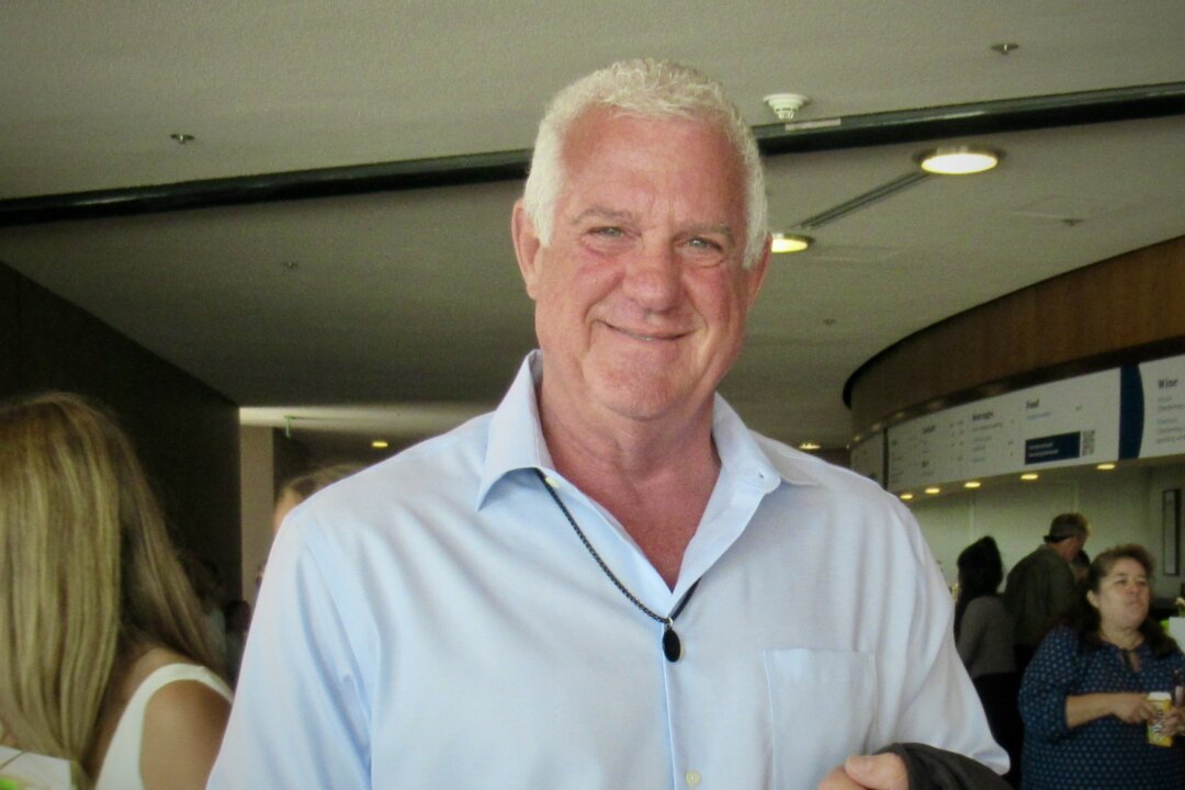 Consultant Amazed at Skill and Flexibility of Shen Yun’s Dancers | The ...