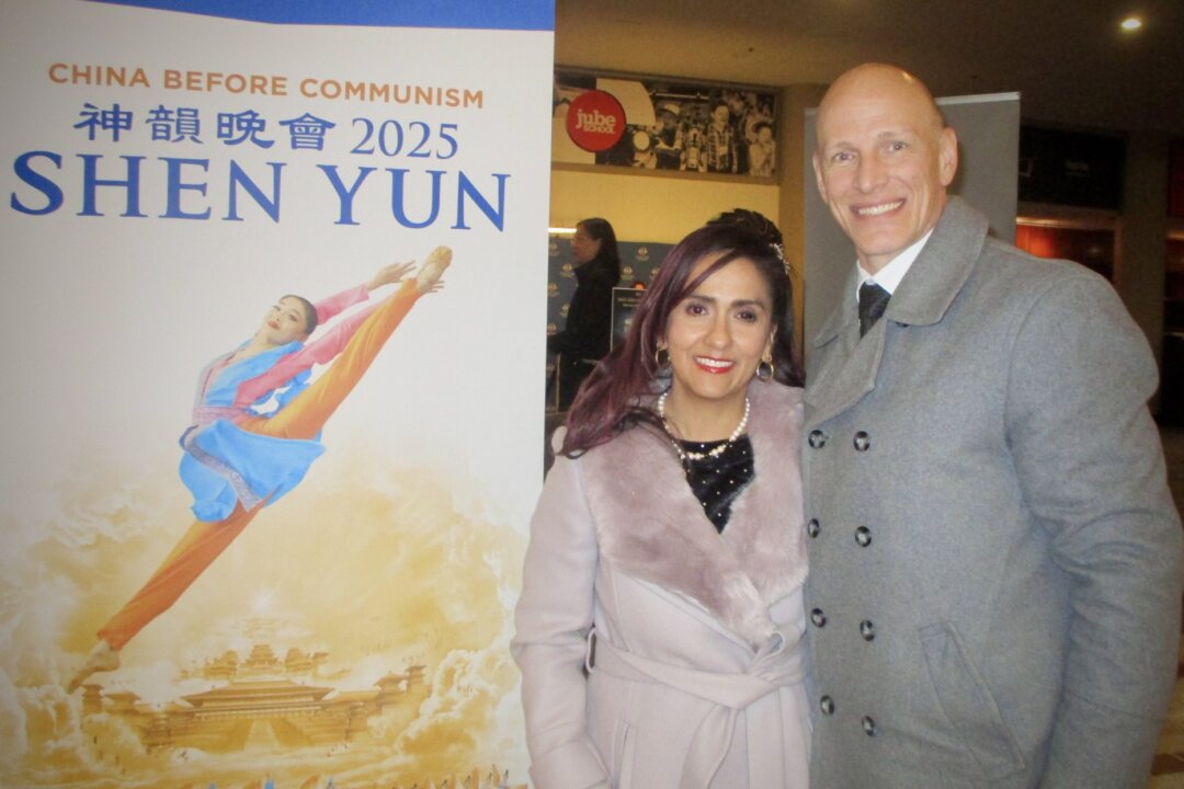 Calgary Audience Captivated by Shen Yun’s Erhu Virtuoso | The Epoch Times